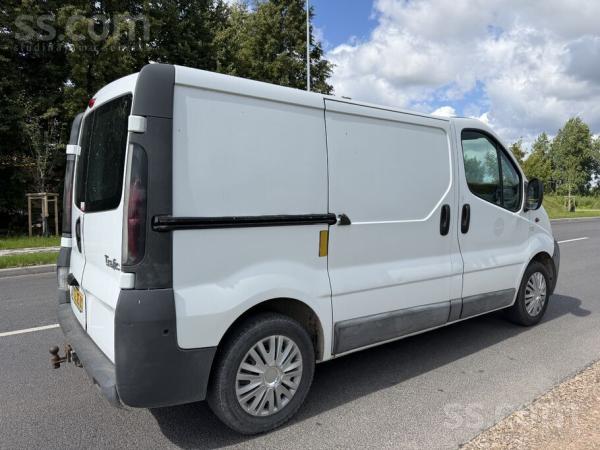 White Renault Trafic 2003 in Jelgava, with an engine capacity of 1.90 L and mileage of 278 thousand km for 3600 €, photo 3 on AUTOMOTO.COM.LV
