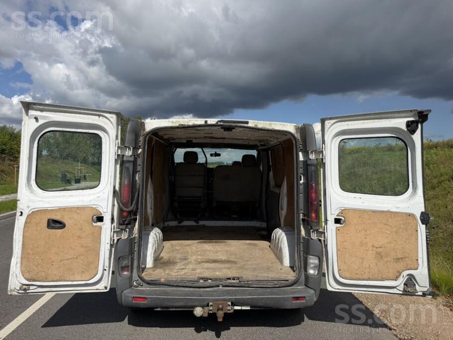 White Renault Trafic 2003 in Jelgava, with an engine capacity of 1.90 L and mileage of 278 thousand km for 3600 €, photo 10 on AUTOMOTO.COM.LV