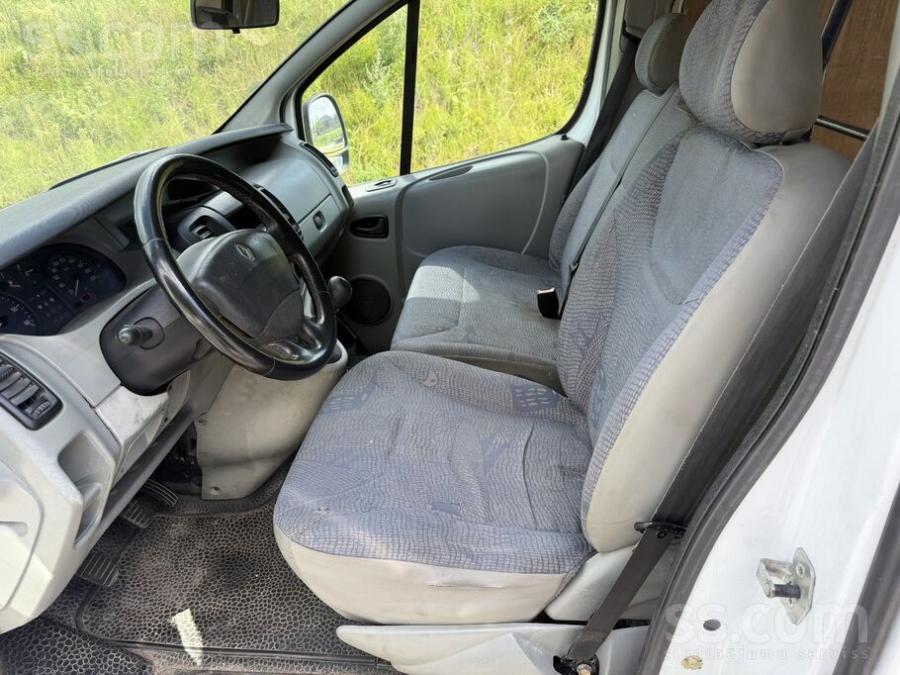 White Renault Trafic 2003 in Jelgava, with an engine capacity of 1.90 L and mileage of 278 thousand km for 3600 €, photo 14 on AUTOMOTO.COM.LV
