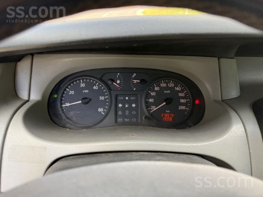 White Renault Trafic 2003 in Jelgava, with an engine capacity of 1.90 L and mileage of 278 thousand km for 3600 €, photo 16 on AUTOMOTO.COM.LV