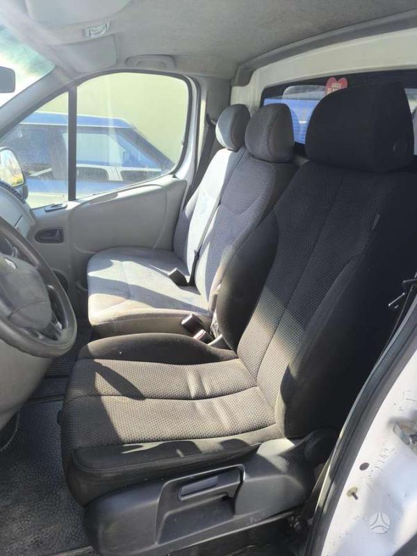 Balts Renault Trafic 2003 Akmenė, ar dzinēja tilpumu 1.87 L un nobraukumu 320 tūkst. km par 2200 €, foto 7 vietnē AUTOMOTO.COM.LV