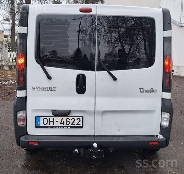 Balts Renault Trafic 2004 Daugavpils, ar dzinēja tilpumu 1.90 L un nobraukumu 225 tūkst. km par 4650 €, foto 4 vietnē AUTOMOTO.COM.LV