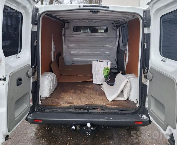 Balts Renault Trafic 2004 Daugavpils, ar dzinēja tilpumu 1.90 L un nobraukumu 225 tūkst. km par 4650 €, foto 9 vietnē AUTOMOTO.COM.LV