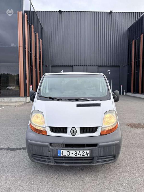 White Renault Trafic 2004 in Kaunas, with an engine capacity of 1.90 L and mileage of 420 thousand km for 3400 €, photo 3 on AUTOMOTO.COM.LV