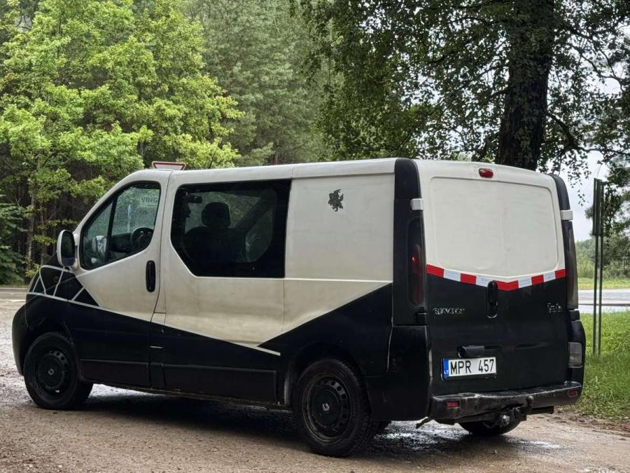 Balts Renault Trafic 2005 Radviliškis, ar dzinēja tilpumu 1.90 L un nobraukumu 320 tūkst. km par 1650 €, foto 10 vietnē AUTOMOTO.COM.LV