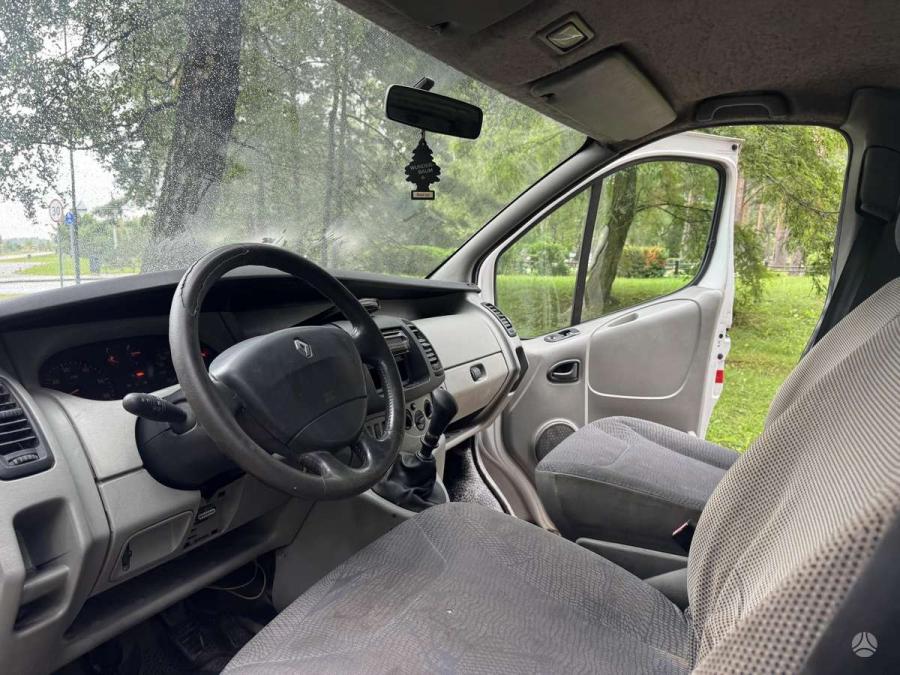 Balts Renault Trafic 2005 Radviliškis, ar dzinēja tilpumu 1.90 L un nobraukumu 320 tūkst. km par 1650 €, foto 11 vietnē AUTOMOTO.COM.LV