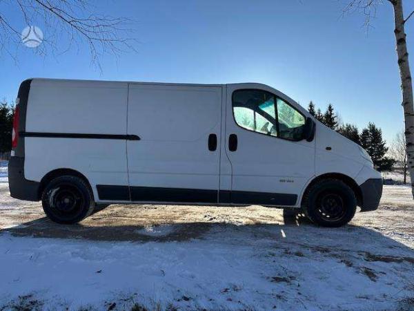 White Renault Trafic 2006 in Panevezys, with an engine capacity of 1.87 L and mileage of 323 thousand km for 2100 €, photo 4 on AUTOMOTO.COM.LV
