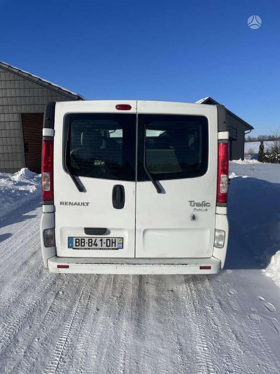 Balts Renault Trafic 2007 Raseiniai, ar dzinēja tilpumu 2.00 L un nobraukumu 314 tūkst. km par 5300 €, foto 5 vietnē AUTOMOTO.COM.LV