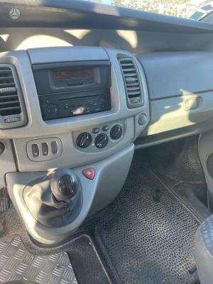 Balts Renault Trafic 2007 Raseiniai, ar dzinēja tilpumu 2.00 L un nobraukumu 314 tūkst. km par 5300 €, foto 11 vietnē AUTOMOTO.COM.LV