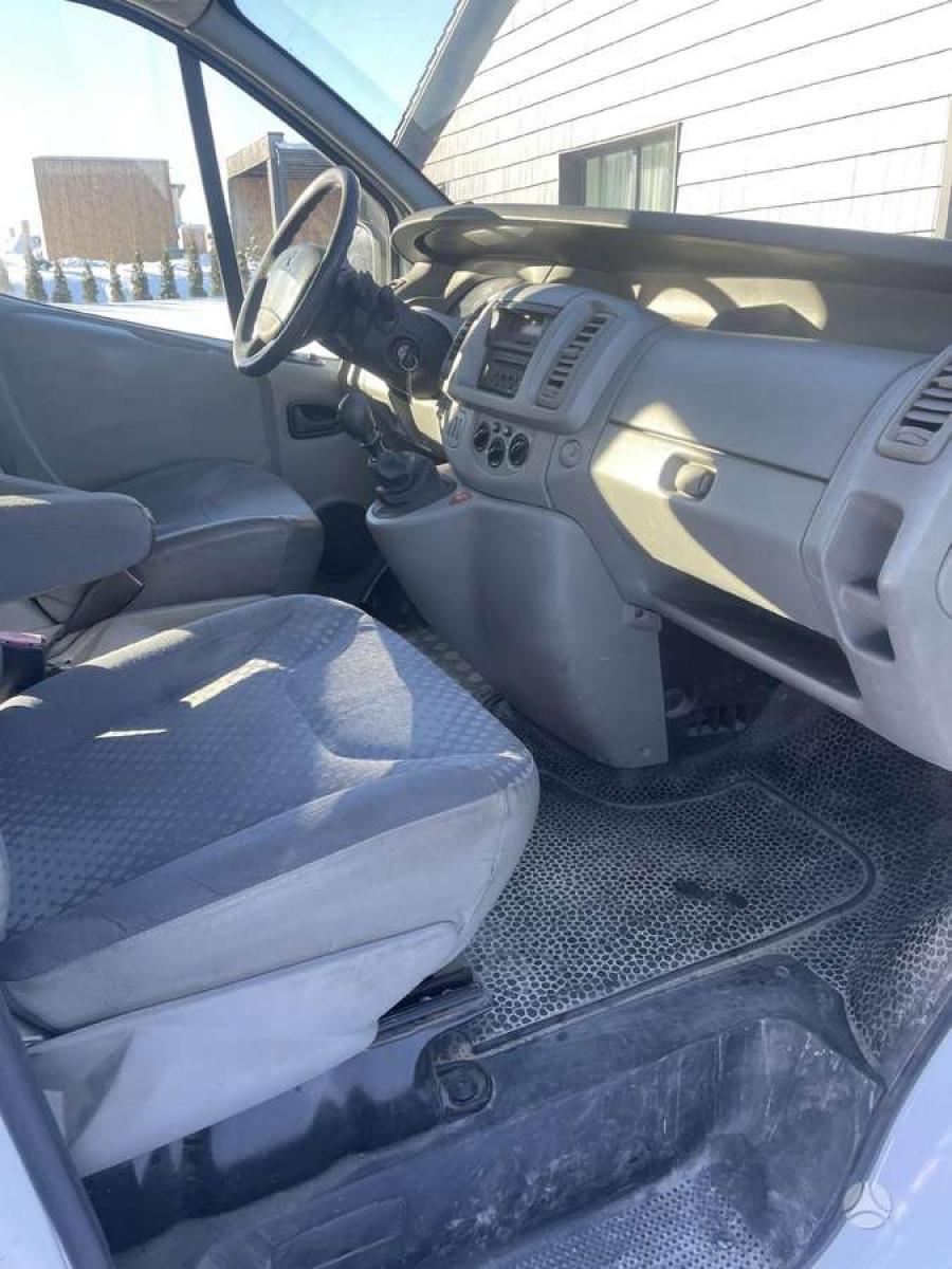 Balts Renault Trafic 2007 Raseiniai, ar dzinēja tilpumu 2.00 L un nobraukumu 314 tūkst. km par 5300 €, foto 17 vietnē AUTOMOTO.COM.LV