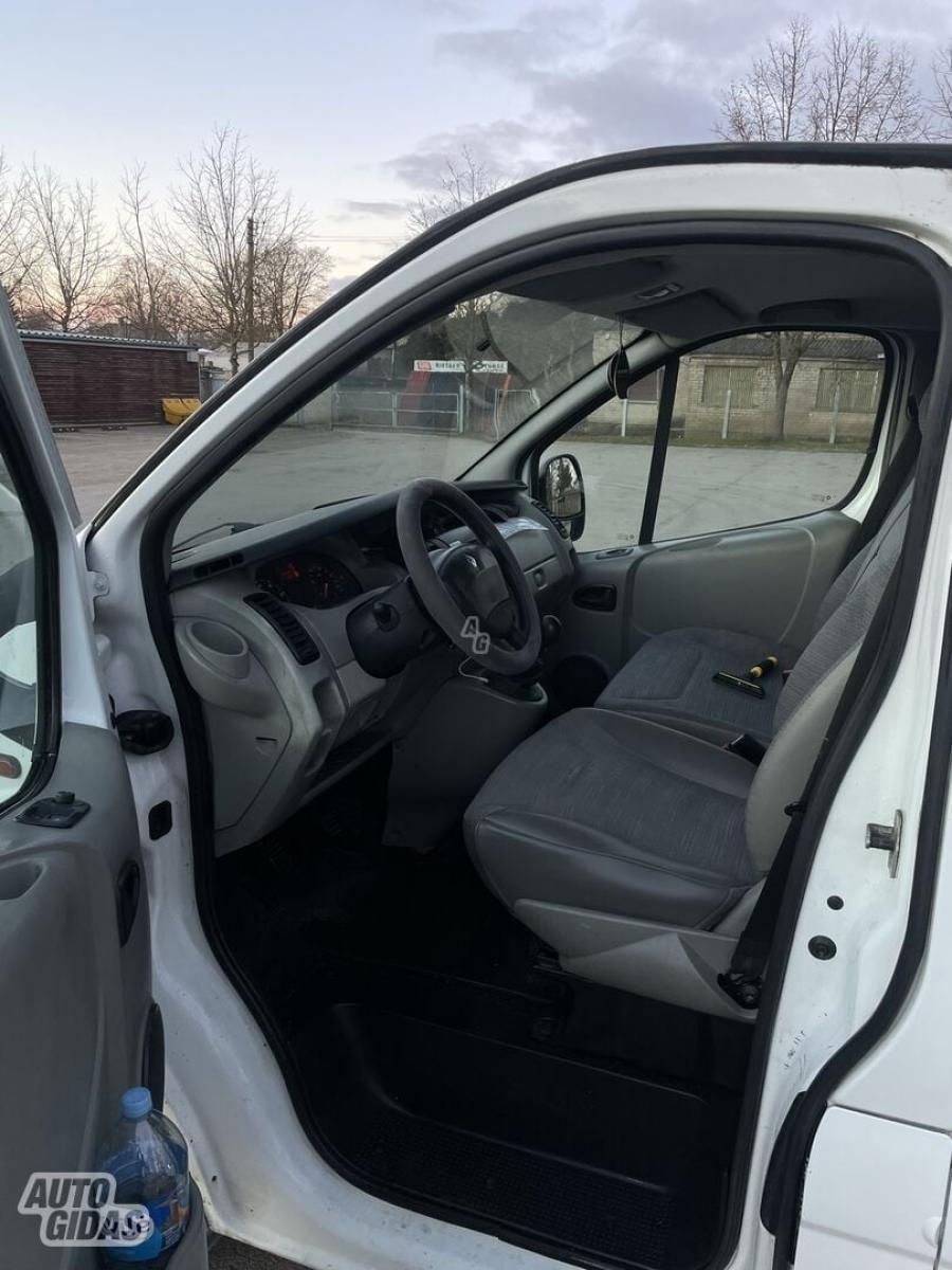 Balts Renault Trafic 2007 Tauragė, ar dzinēja tilpumu 2.00 L un nobraukumu 250 tūkst. km par 3300 €, foto 11 vietnē AUTOMOTO.COM.LV