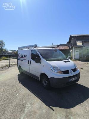 White Renault Trafic 2007 in Klaipeda, with an engine capacity of 2.00 L and mileage of 286 thousand km for 4500 €, photo 5 on AUTOMOTO.COM.LV