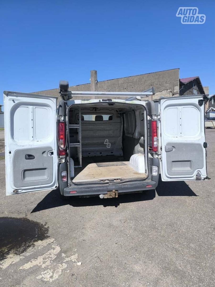 White Renault Trafic 2007 in Klaipeda, with an engine capacity of 2.00 L and mileage of 286 thousand km for 4500 €, photo 8 on AUTOMOTO.COM.LV