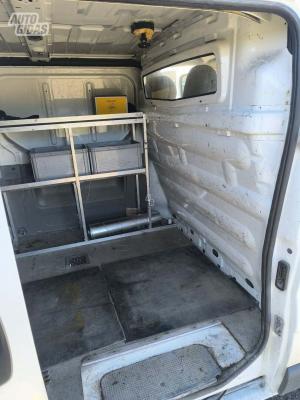 White Renault Trafic 2007 in Klaipeda, with an engine capacity of 2.00 L and mileage of 286 thousand km for 4500 €, photo 9 on AUTOMOTO.COM.LV