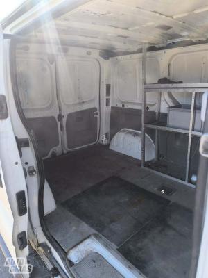 White Renault Trafic 2007 in Klaipeda, with an engine capacity of 2.00 L and mileage of 286 thousand km for 4500 €, photo 10 on AUTOMOTO.COM.LV