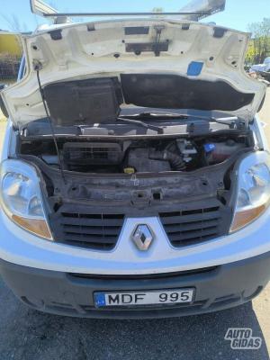 White Renault Trafic 2007 in Klaipeda, with an engine capacity of 2.00 L and mileage of 286 thousand km for 4500 €, photo 12 on AUTOMOTO.COM.LV