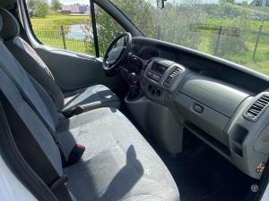 White Renault Trafic 2007 in Birstonas, with an engine capacity of 2.00 L and mileage of 328 thousand km for 4100 €, photo 11 on AUTOMOTO.COM.LV