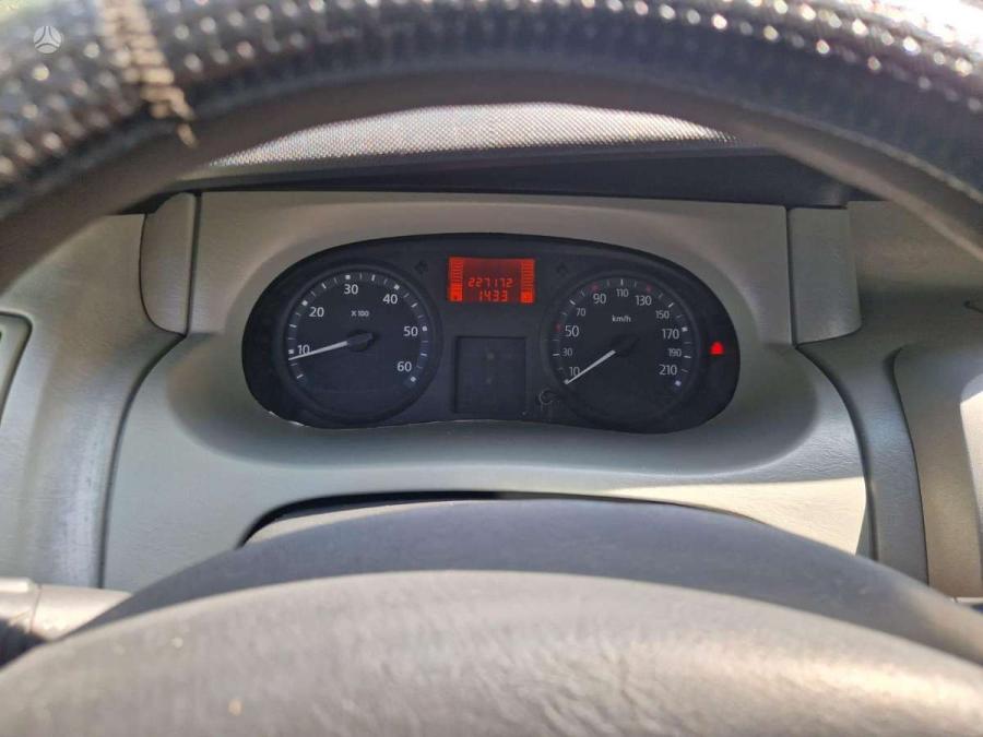 Белый Рено Трафик 2007 в Утена, объемом двигателя 2.00 л и пробегом 227 тыс. км за 5650 €, фото 10 на AUTOMOTO.COM.LV