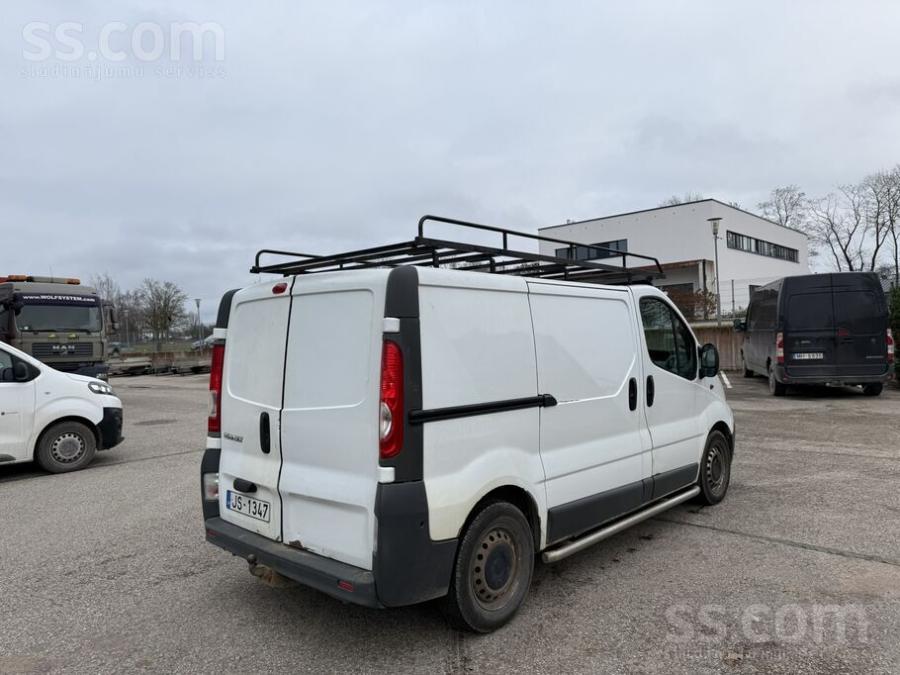 White Renault Trafic 2008 in Cesis, with an engine capacity of 1.90 L and mileage of 297 thousand km for 2900 €, photo 4 on AUTOMOTO.COM.LV