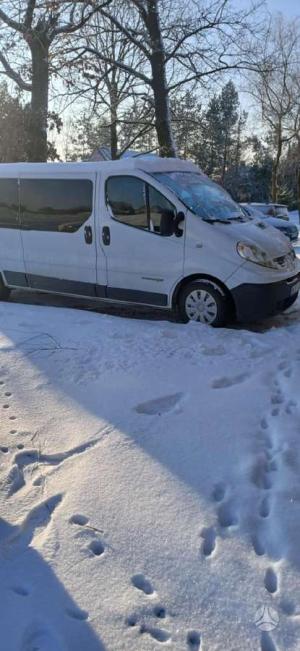 White Renault Trafic 2008 in Pakruojis, with an engine capacity of 2.50 L and mileage of 303 thousand km for 5500 €, photo 4 on AUTOMOTO.COM.LV
