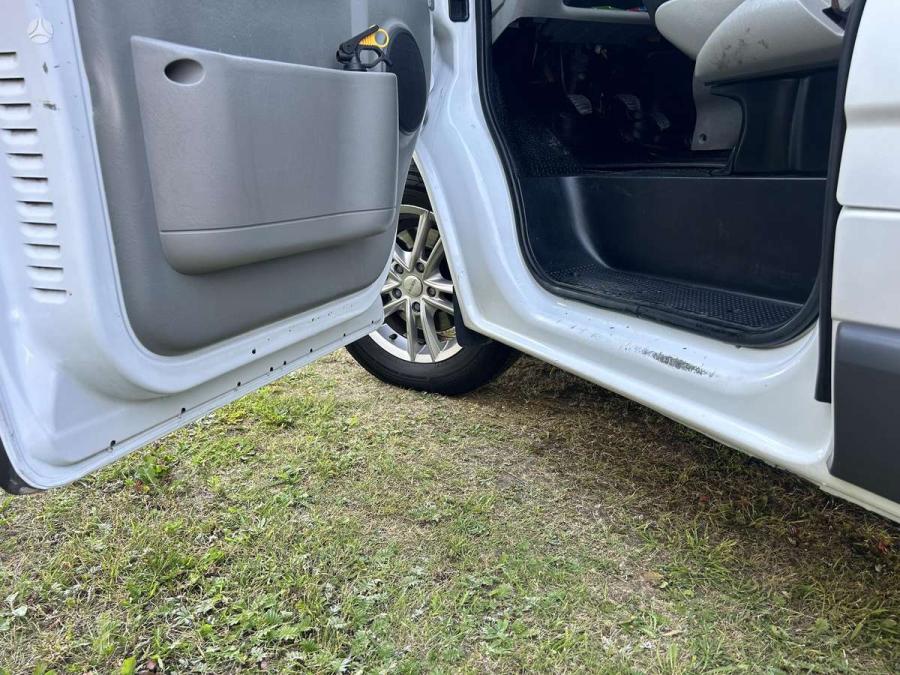 Balts Renault Trafic 2008 Tauragė, ar dzinēja tilpumu 2.00 L un nobraukumu 291 tūkst. km par 6000 €, foto 11 vietnē AUTOMOTO.COM.LV