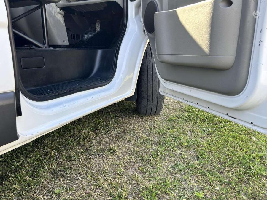 Balts Renault Trafic 2008 Tauragė, ar dzinēja tilpumu 2.00 L un nobraukumu 291 tūkst. km par 6000 €, foto 12 vietnē AUTOMOTO.COM.LV