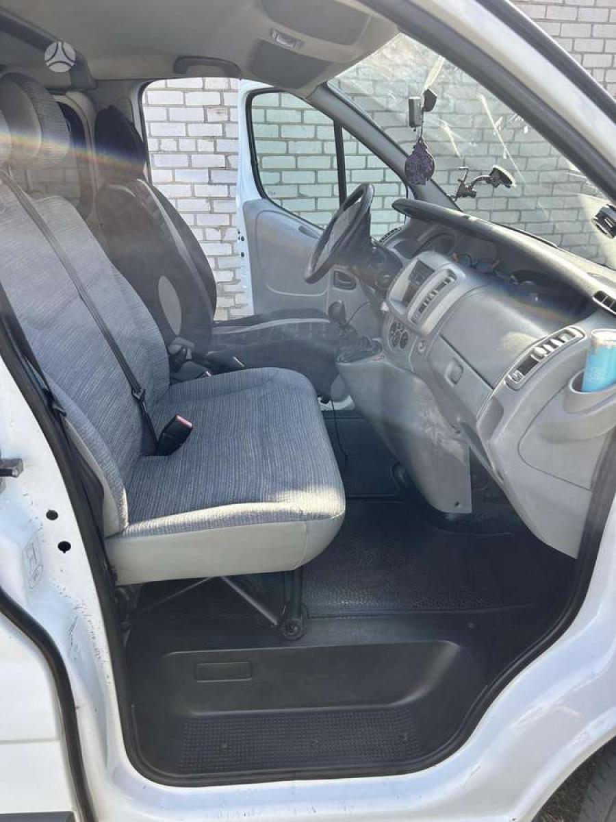 Balts Renault Trafic 2008 Tauragė, ar dzinēja tilpumu 2.00 L un nobraukumu 291 tūkst. km par 6000 €, foto 14 vietnē AUTOMOTO.COM.LV