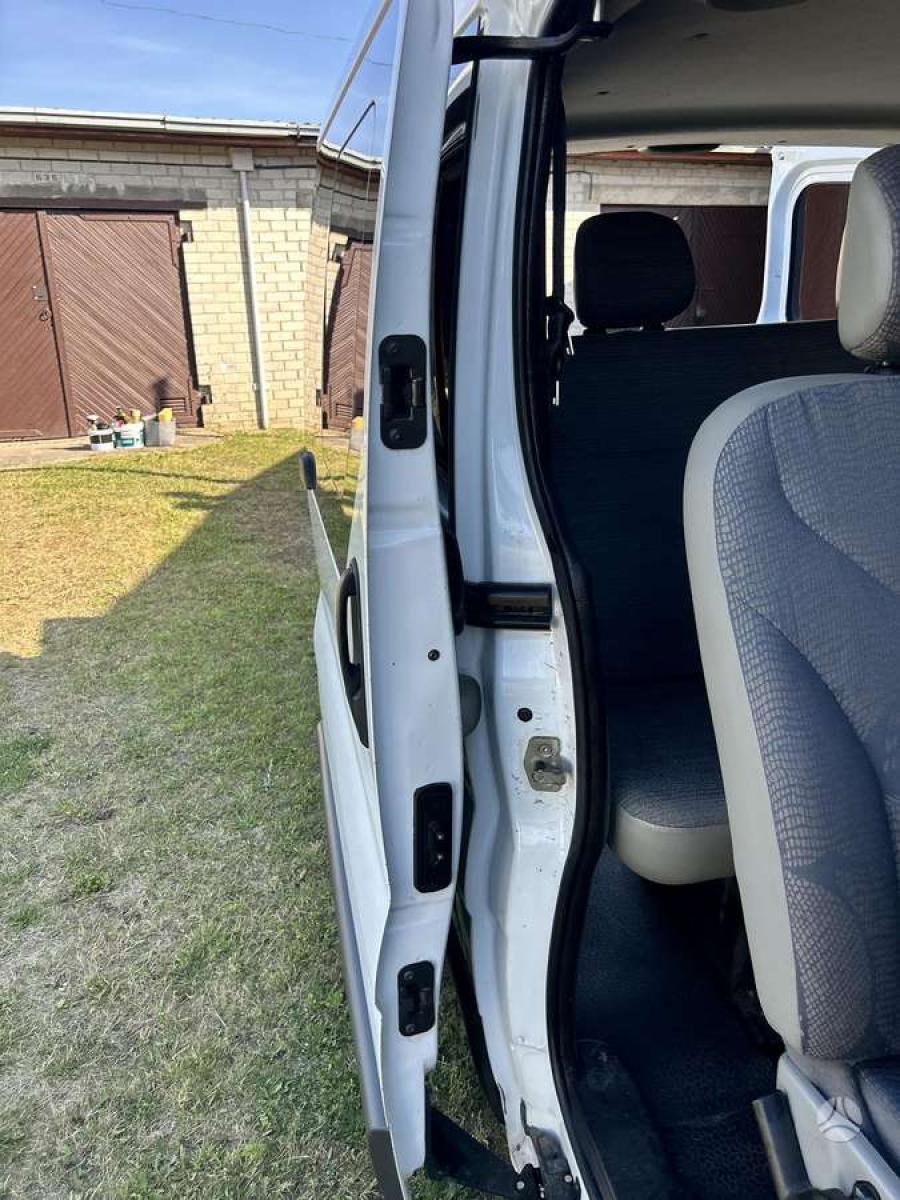Balts Renault Trafic 2008 Tauragė, ar dzinēja tilpumu 2.00 L un nobraukumu 291 tūkst. km par 6000 €, foto 17 vietnē AUTOMOTO.COM.LV