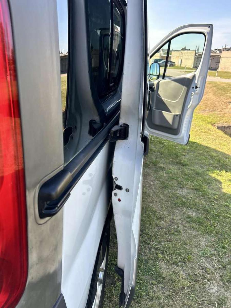 Balts Renault Trafic 2008 Tauragė, ar dzinēja tilpumu 2.00 L un nobraukumu 291 tūkst. km par 6000 €, foto 18 vietnē AUTOMOTO.COM.LV