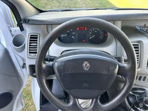 Balts Renault Trafic 2008 Tauragė, ar dzinēja tilpumu 2.00 L un nobraukumu 291 tūkst. km par 6000 €, foto 26 vietnē AUTOMOTO.COM.LV
