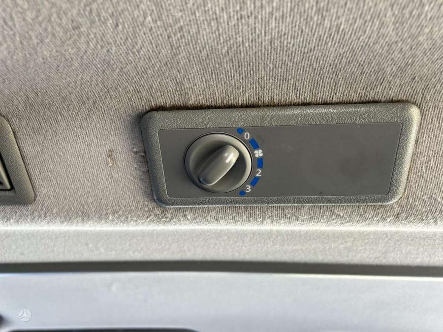 Balts Renault Trafic 2008 Tauragė, ar dzinēja tilpumu 2.00 L un nobraukumu 291 tūkst. km par 6000 €, foto 28 vietnē AUTOMOTO.COM.LV