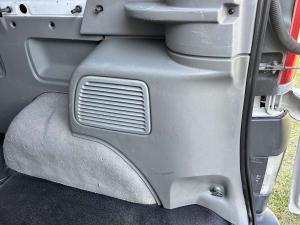 Balts Renault Trafic 2008 Tauragė, ar dzinēja tilpumu 2.00 L un nobraukumu 291 tūkst. km par 6000 €, foto 29 vietnē AUTOMOTO.COM.LV