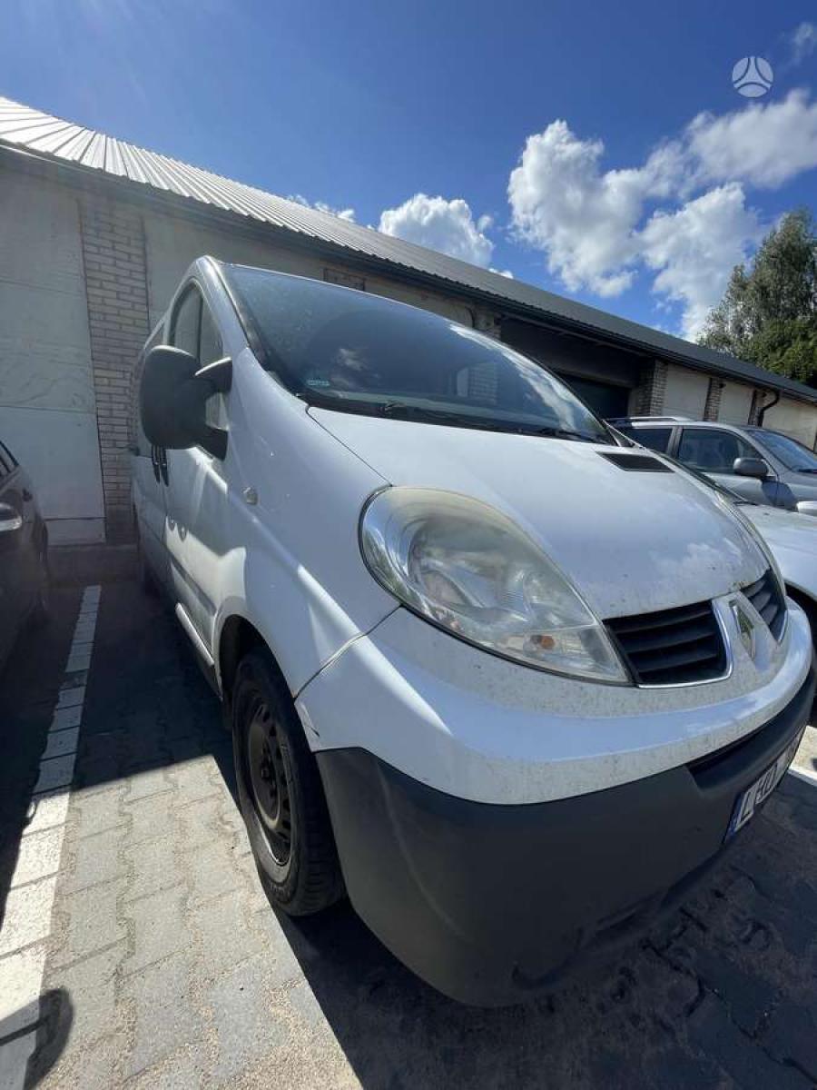Balts Renault Trafic 2008 Kauņa, ar dzinēja tilpumu 2.00 L un nobraukumu 401 tūkst. km par 4600 €, foto 6 vietnē AUTOMOTO.COM.LV
