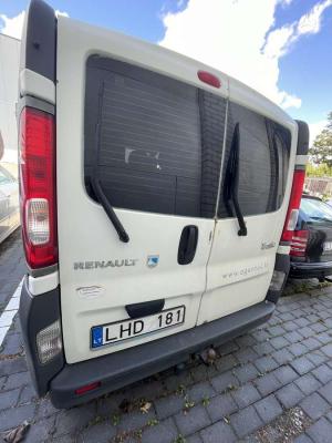 Balts Renault Trafic 2008 Kauņa, ar dzinēja tilpumu 2.00 L un nobraukumu 401 tūkst. km par 4600 €, foto 7 vietnē AUTOMOTO.COM.LV