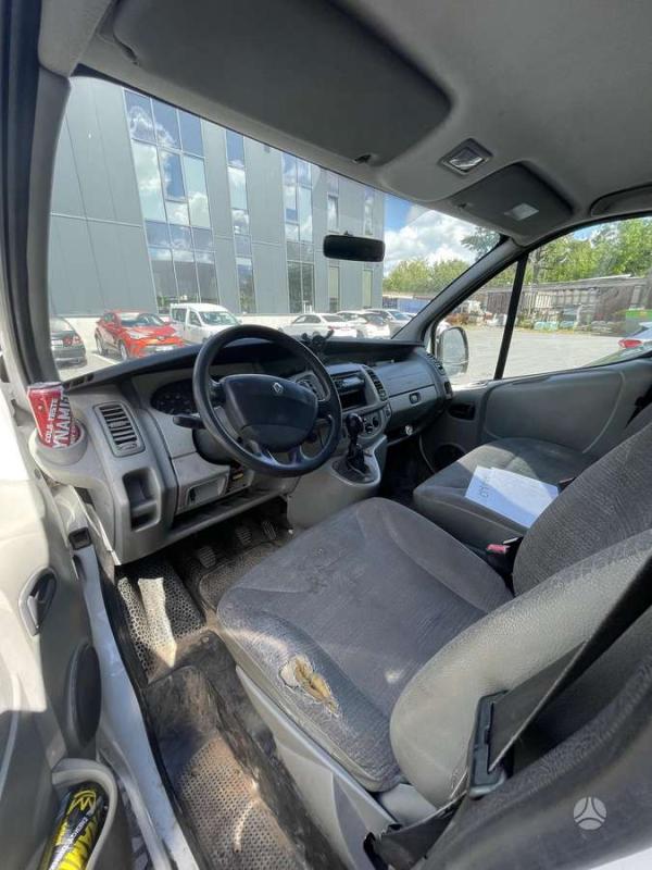 Balts Renault Trafic 2008 Kauņa, ar dzinēja tilpumu 2.00 L un nobraukumu 401 tūkst. km par 4600 €, foto 7 vietnē AUTOMOTO.COM.LV