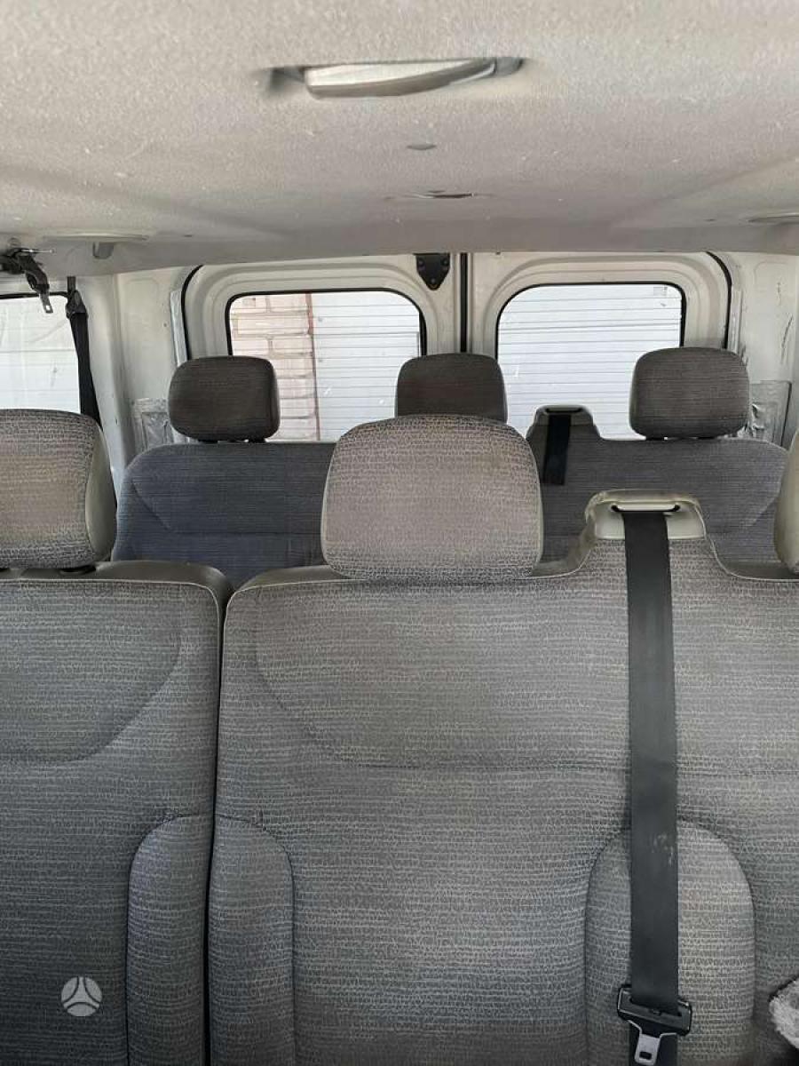 Balts Renault Trafic 2008 Kauņa, ar dzinēja tilpumu 2.00 L un nobraukumu 401 tūkst. km par 4600 €, foto 9 vietnē AUTOMOTO.COM.LV