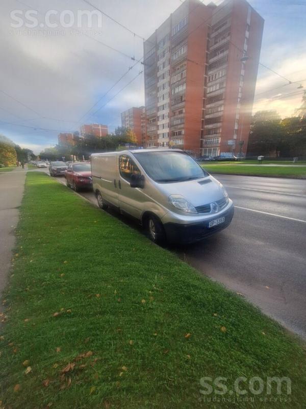 Balts Renault Trafic 2008 Rīga, ar dzinēja tilpumu 2.00 L un nobraukumu 412 tūkst. km par 2600 €, foto 1 vietnē AUTOMOTO.COM.LV