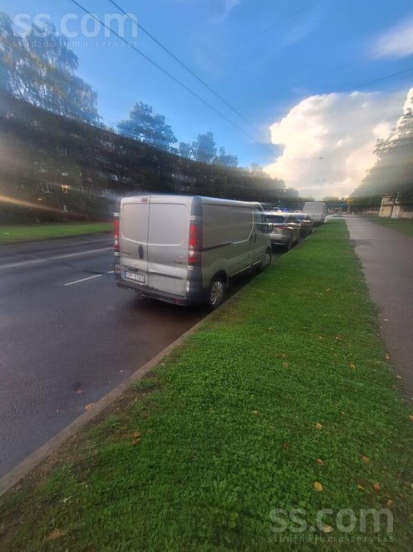 Balts Renault Trafic 2008 Rīga, ar dzinēja tilpumu 2.00 L un nobraukumu 412 tūkst. km par 2600 €, foto 3 vietnē AUTOMOTO.COM.LV