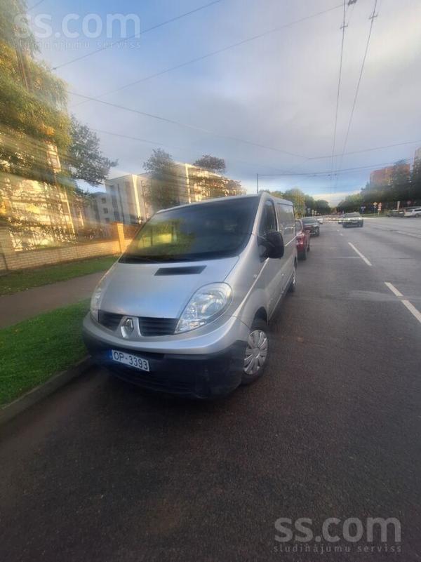 Balts Renault Trafic 2008 Rīga, ar dzinēja tilpumu 2.00 L un nobraukumu 412 tūkst. km par 2600 €, foto 5 vietnē AUTOMOTO.COM.LV