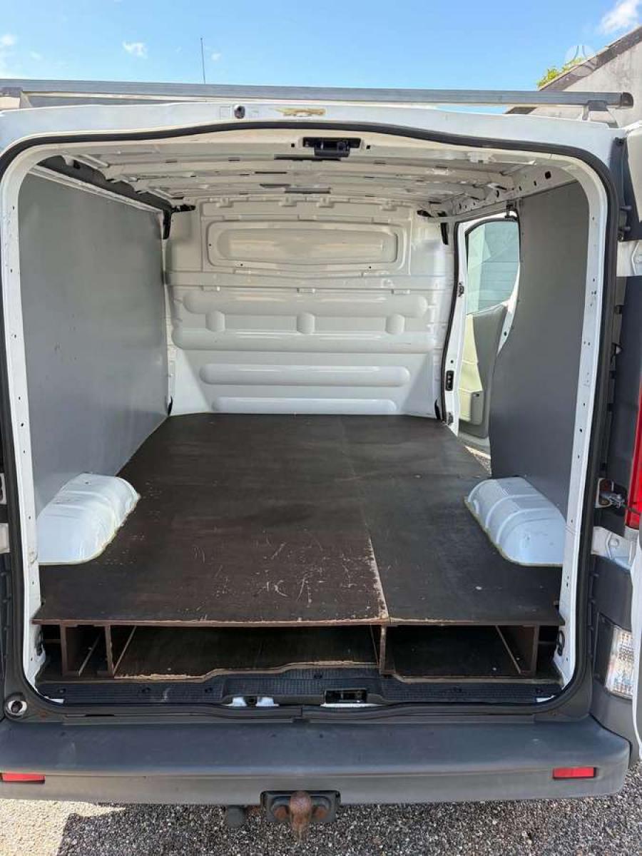 Balts Renault Trafic 2010 Kauņa, ar dzinēja tilpumu 2.00 L un nobraukumu 64 tūkst. km par 4999 €, foto 10 vietnē AUTOMOTO.COM.LV