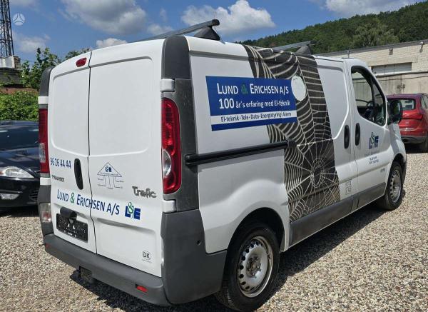 White Renault Trafic 2010 in Kaunas, with an engine capacity of 2.00 L and mileage of 64 thousand km for 4750 €, photo 6 on AUTOMOTO.COM.LV
