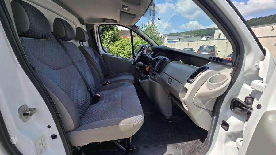 Balts Renault Trafic 2010 Kauņa, ar dzinēja tilpumu 2.00 L un nobraukumu 64 tūkst. km par 4750 €, foto 10 vietnē AUTOMOTO.COM.LV