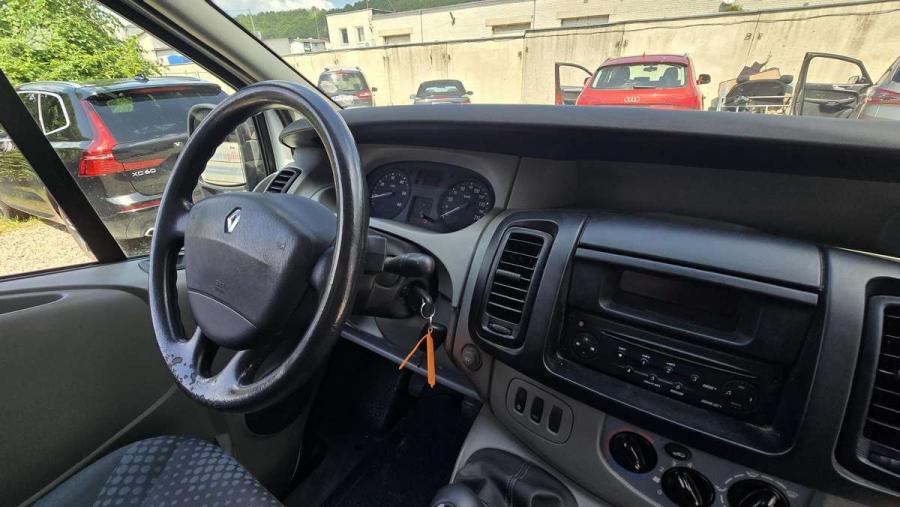 Balts Renault Trafic 2010 Kauņa, ar dzinēja tilpumu 2.00 L un nobraukumu 64 tūkst. km par 4750 €, foto 11 vietnē AUTOMOTO.COM.LV