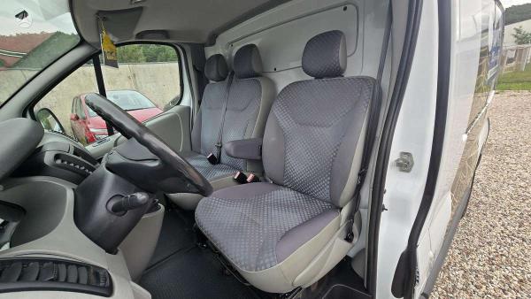 Balts Renault Trafic 2010 Kauņa, ar dzinēja tilpumu 2.00 L un nobraukumu 65 tūkst. km par 4699 €, foto 8 vietnē AUTOMOTO.COM.LV