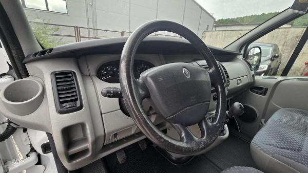 Balts Renault Trafic 2010 Kauņa, ar dzinēja tilpumu 2.00 L un nobraukumu 65 tūkst. km par 4699 €, foto 9 vietnē AUTOMOTO.COM.LV