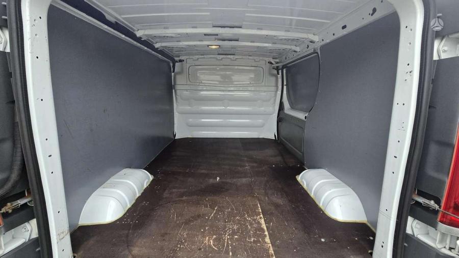 Balts Renault Trafic 2010 Kauņa, ar dzinēja tilpumu 2.00 L un nobraukumu 65 tūkst. km par 4699 €, foto 14 vietnē AUTOMOTO.COM.LV