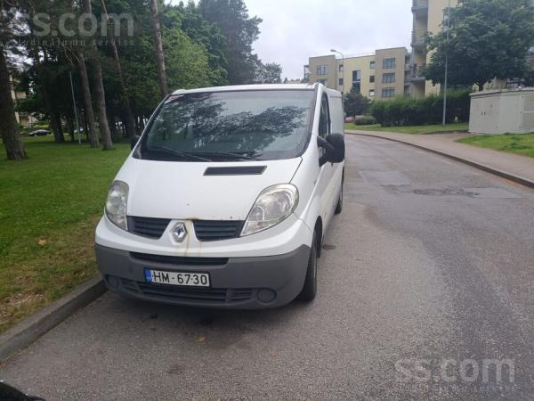 White Renault Trafic 2010 in Riga, with an engine capacity of 2.00 L and mileage of 420 thousand km for 2500 €, photo 1 on AUTOMOTO.COM.LV