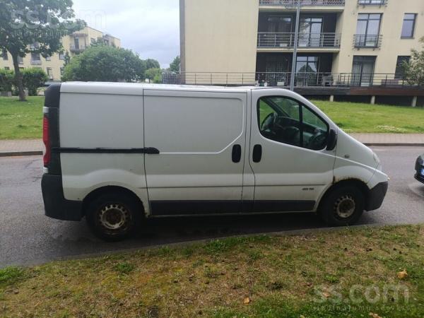 White Renault Trafic 2010 in Riga, with an engine capacity of 2.00 L and mileage of 420 thousand km for 2500 €, photo 3 on AUTOMOTO.COM.LV