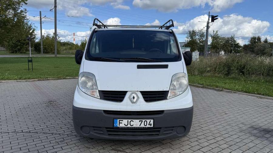 White Renault Trafic 2011 in Kaunas, with an engine capacity of 2.00 L and mileage of 266 thousand km for 4200 €, photo 1 on AUTOMOTO.COM.LV