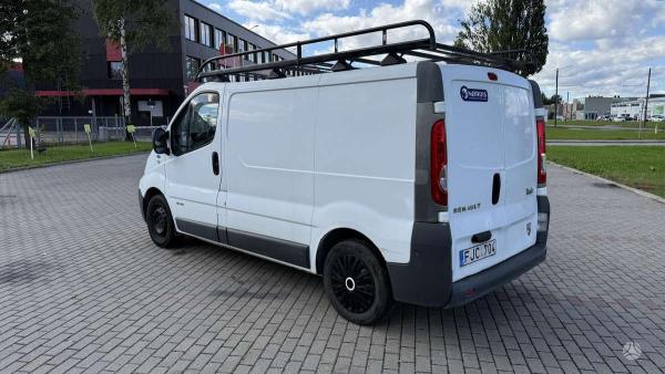 White Renault Trafic 2011 in Kaunas, with an engine capacity of 2.00 L and mileage of 266 thousand km for 4200 €, photo 5 on AUTOMOTO.COM.LV